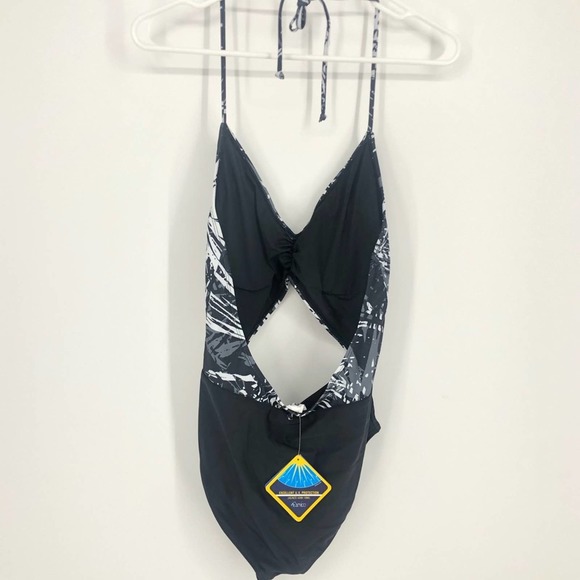 Fabletics | Swim | Nwt Fabletics Brielle One Piece Swimsuit M | Poshmark